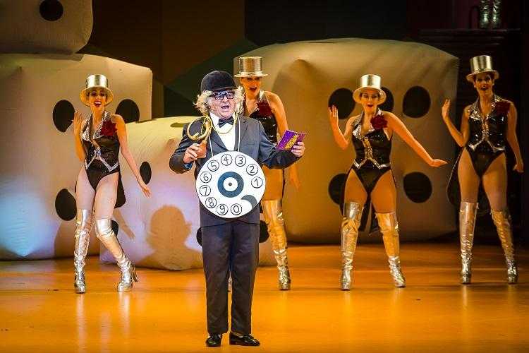 Crítica: “Chacrinha, o Musical” diverte, mas não avança na história do ...
